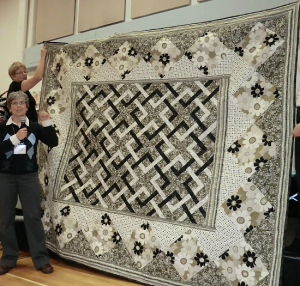 Intricate Knots Make a Stunning Quilt - Quilting Digest